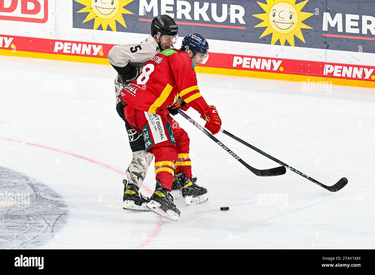 Robin van calster hi-res stock photography and images - Alamy