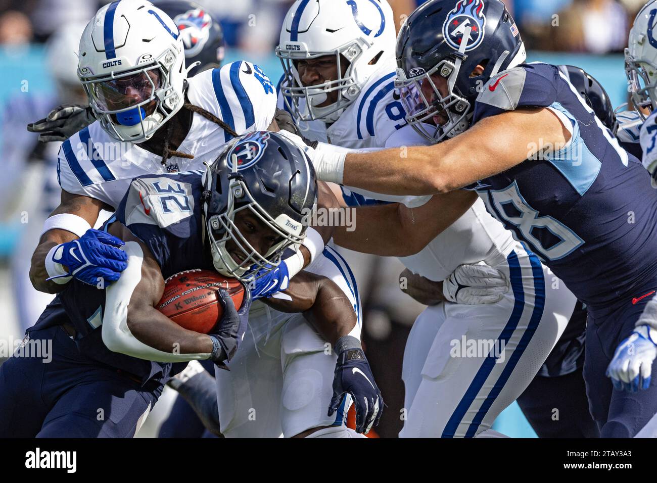 Tennessee Titans running back Tyjae Spears (32) runs for yardage as he ...