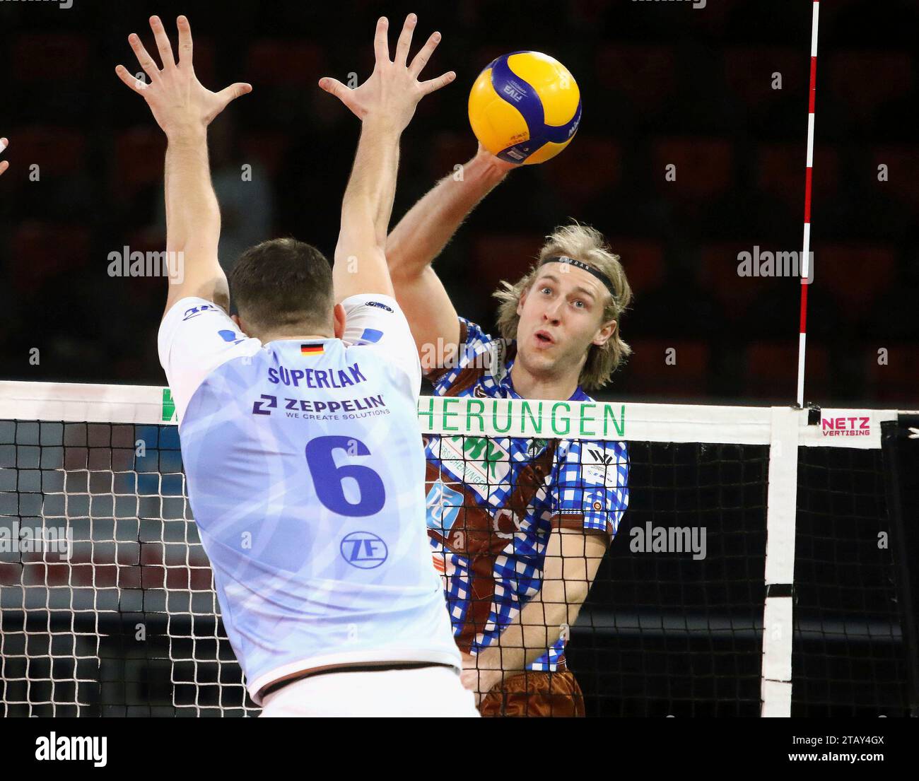 von links Michal SUPERLAK (Friedrichshafen), Daniel GRUVAEUS ...