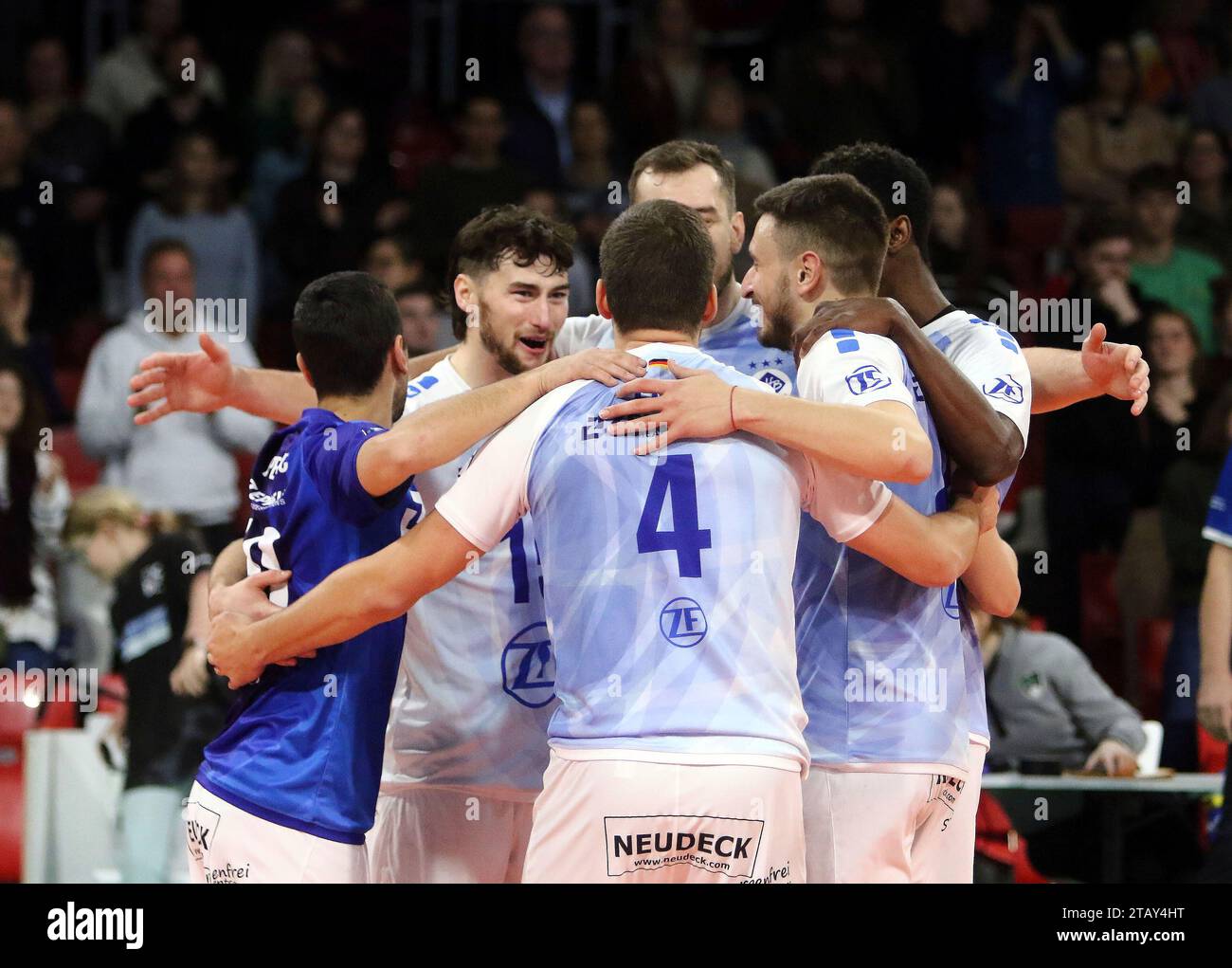 Friedrichshafener Jubel nach dem Sieg, He-Volleyballl, Bundesliga, 2023 ...