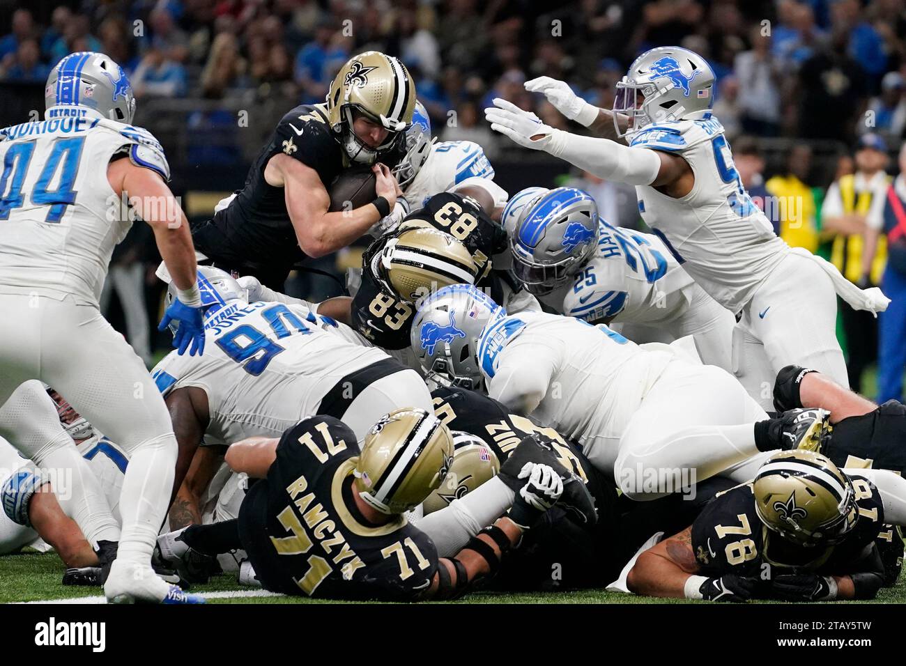 New Orleans Saints quarterback Taysom Hill (7) goes over the top for a ...