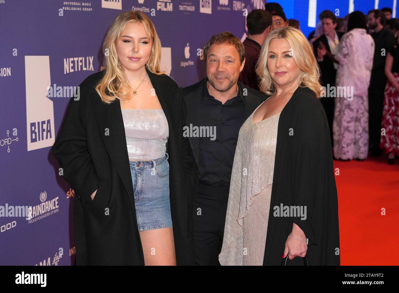 Stephen Graham with wife Hannah Walters and daughter Grace (left ...