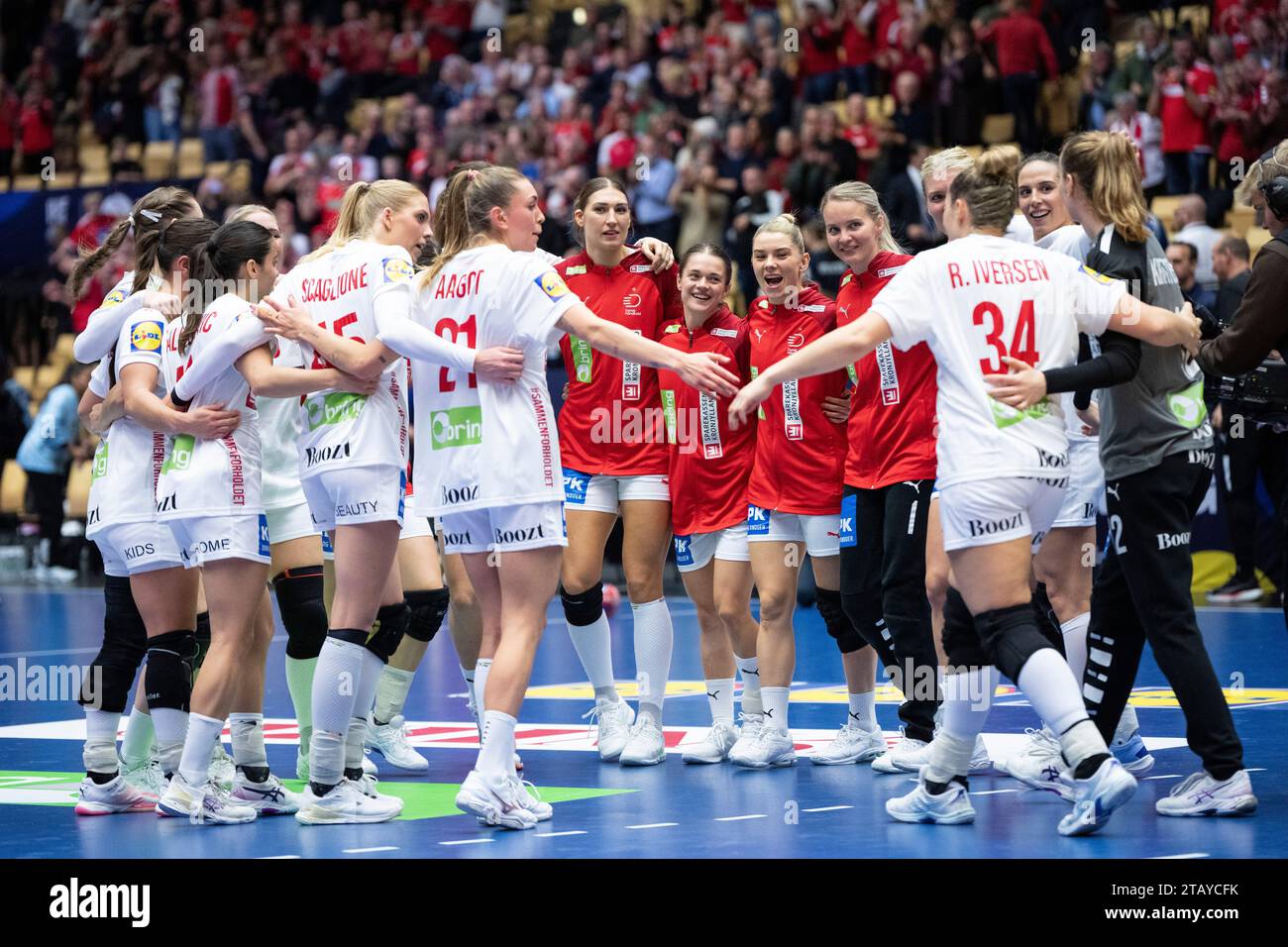 Womens handball danish handball championship hi-res stock photography ...