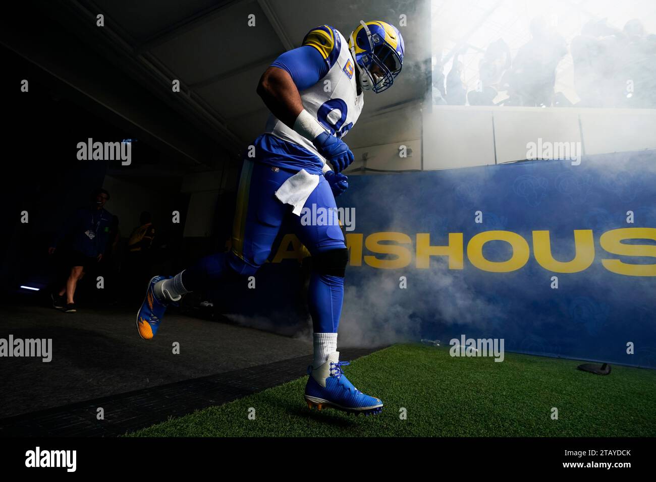 Los Angeles Rams defensive tackle Aaron Donald takes to the field ...