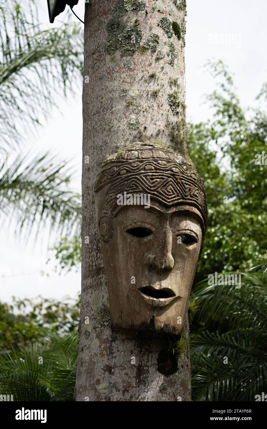 Tree sculpture local hi-res stock photography and images - Alamy