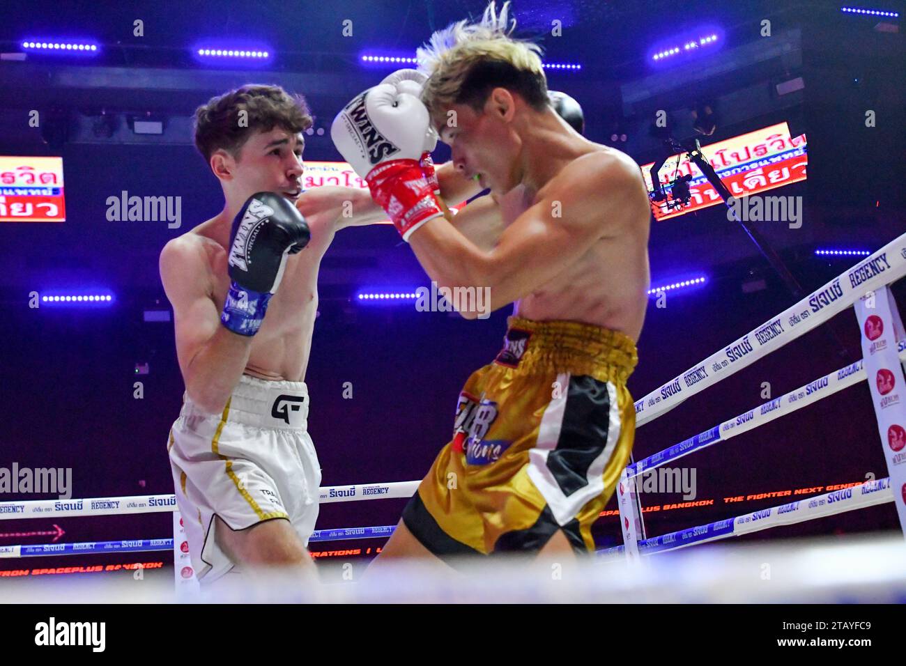 Bangkok, Thailand. 02nd Dec, 2023. Professional boxer Giuliano Fantone ...