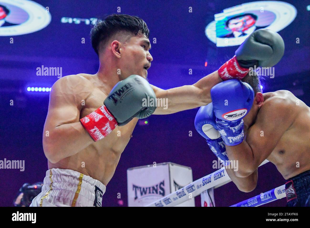 Bangkok, Thailand. 02nd Dec, 2023. Thai Professional boxer Chaiyapruk ...