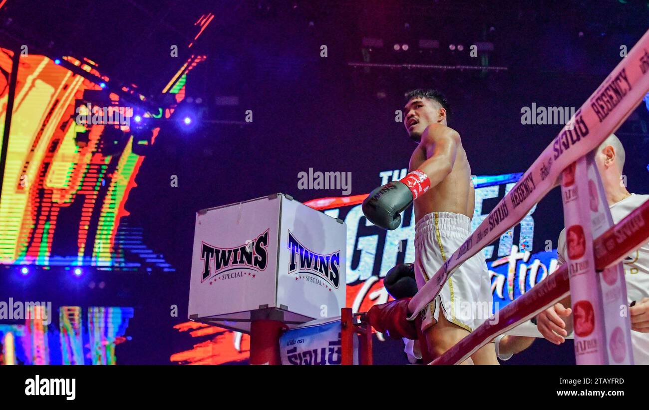 Bangkok, Thailand. 02nd Dec, 2023. Thai Professional boxer Chaiyapruk ...