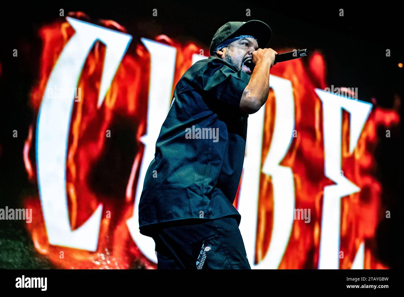 AMSTERDAM - American rapper Ice Cube during a performance in the Ziggo ...