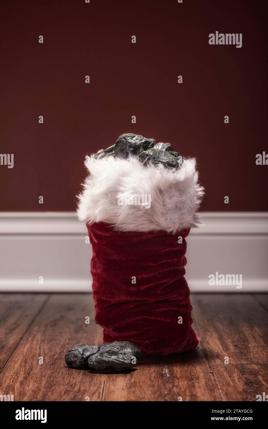 Lump of coal christmas hi-res stock photography and images - Alamy