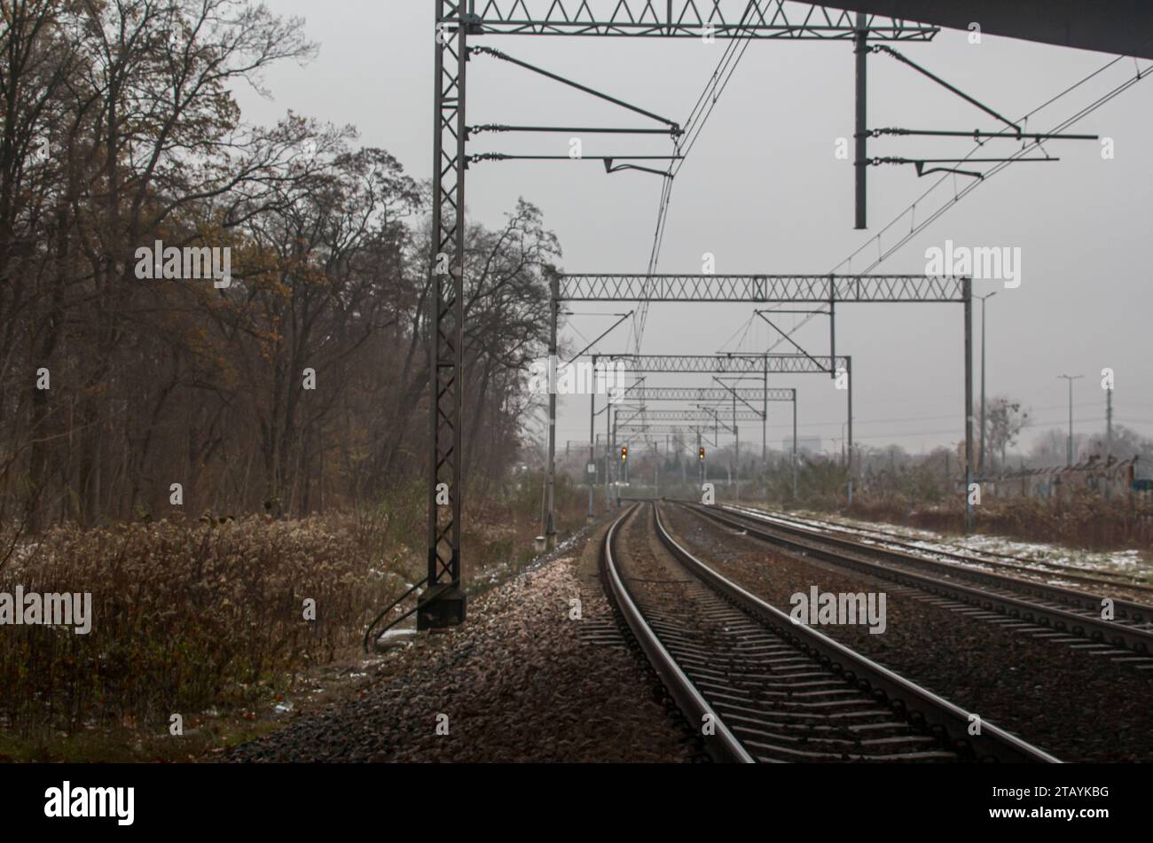 Empty railroad tracks hi-res stock photography and images - Alamy