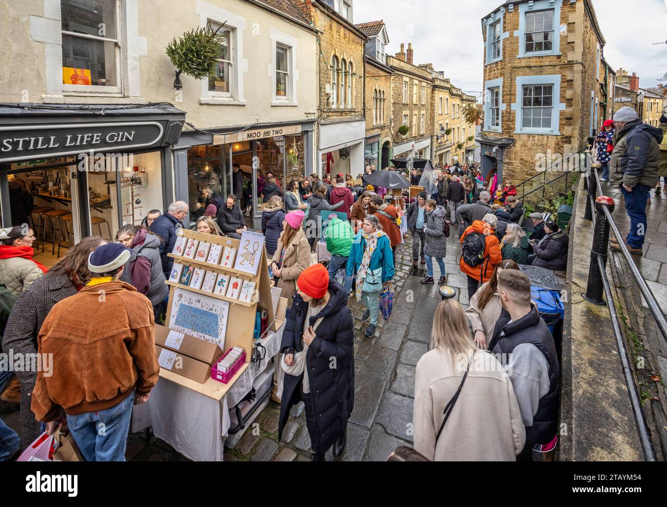 Shoppers and stalls on Catherine Hill, at Frome Christmas Sunday Market ...