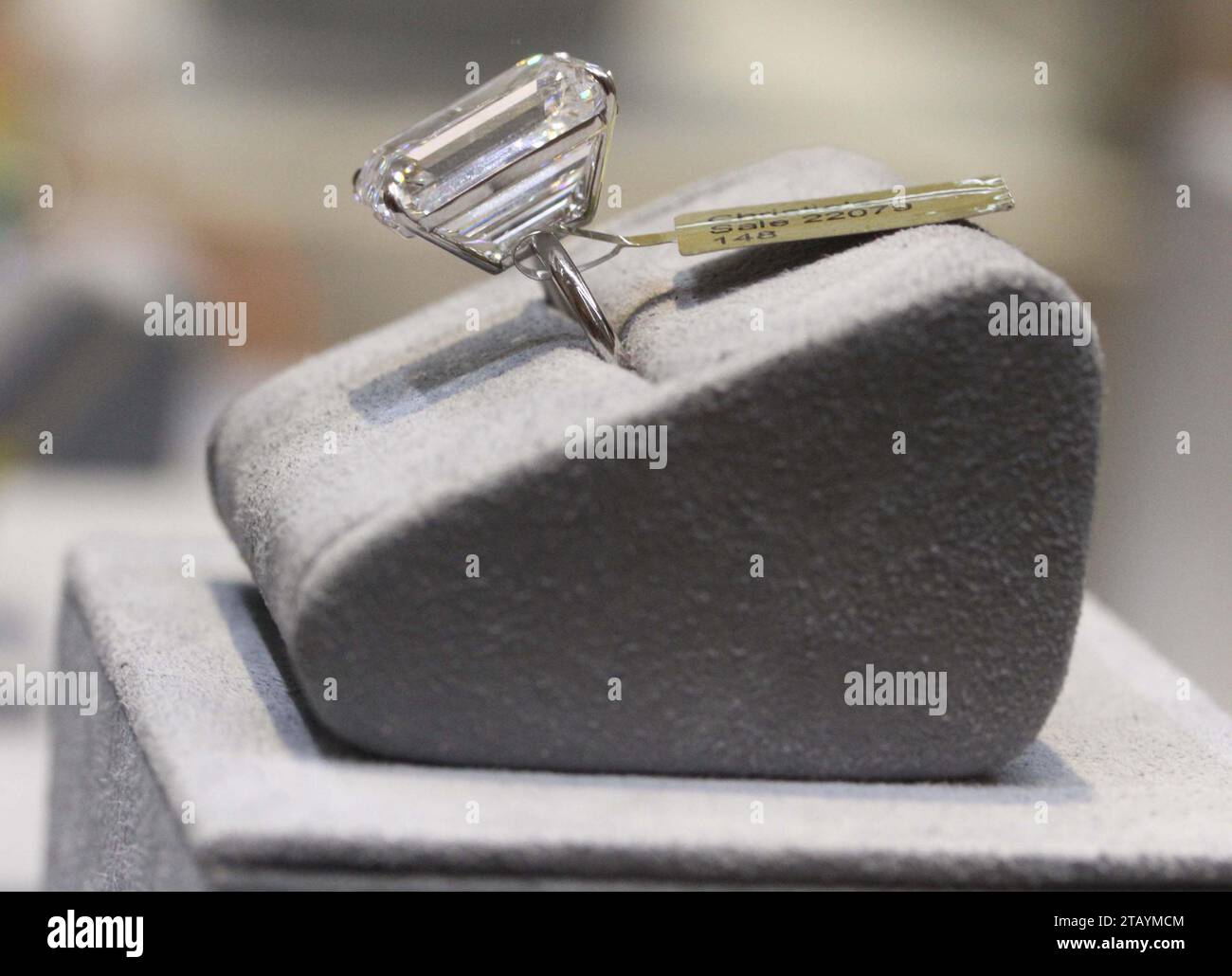 000 carats hi-res stock photography and images - Alamy