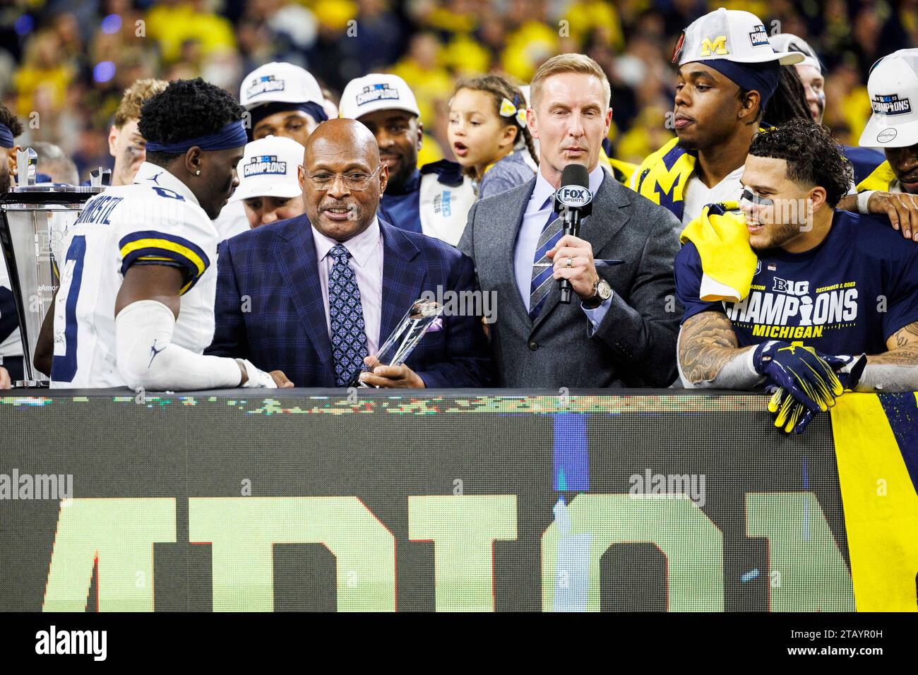 Indianapolis, Indiana, USA. 02nd Dec, 2023. Archie Griffin presents MVP ...