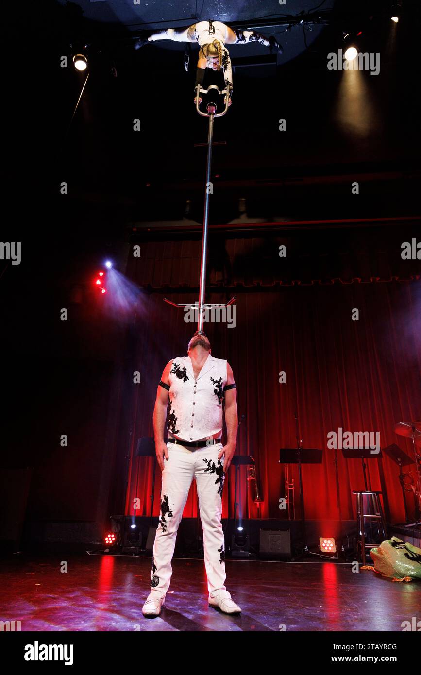 Portland, USA. 30th Nov, 2023. Anngela Burt and Jon Dutch, the ...
