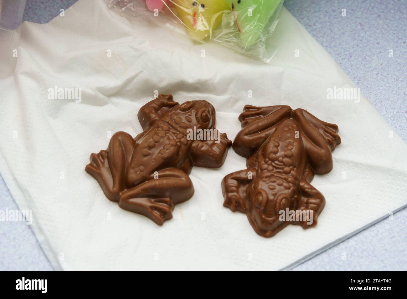 Harry potter chocolate frogs hi-res stock photography and images - Alamy