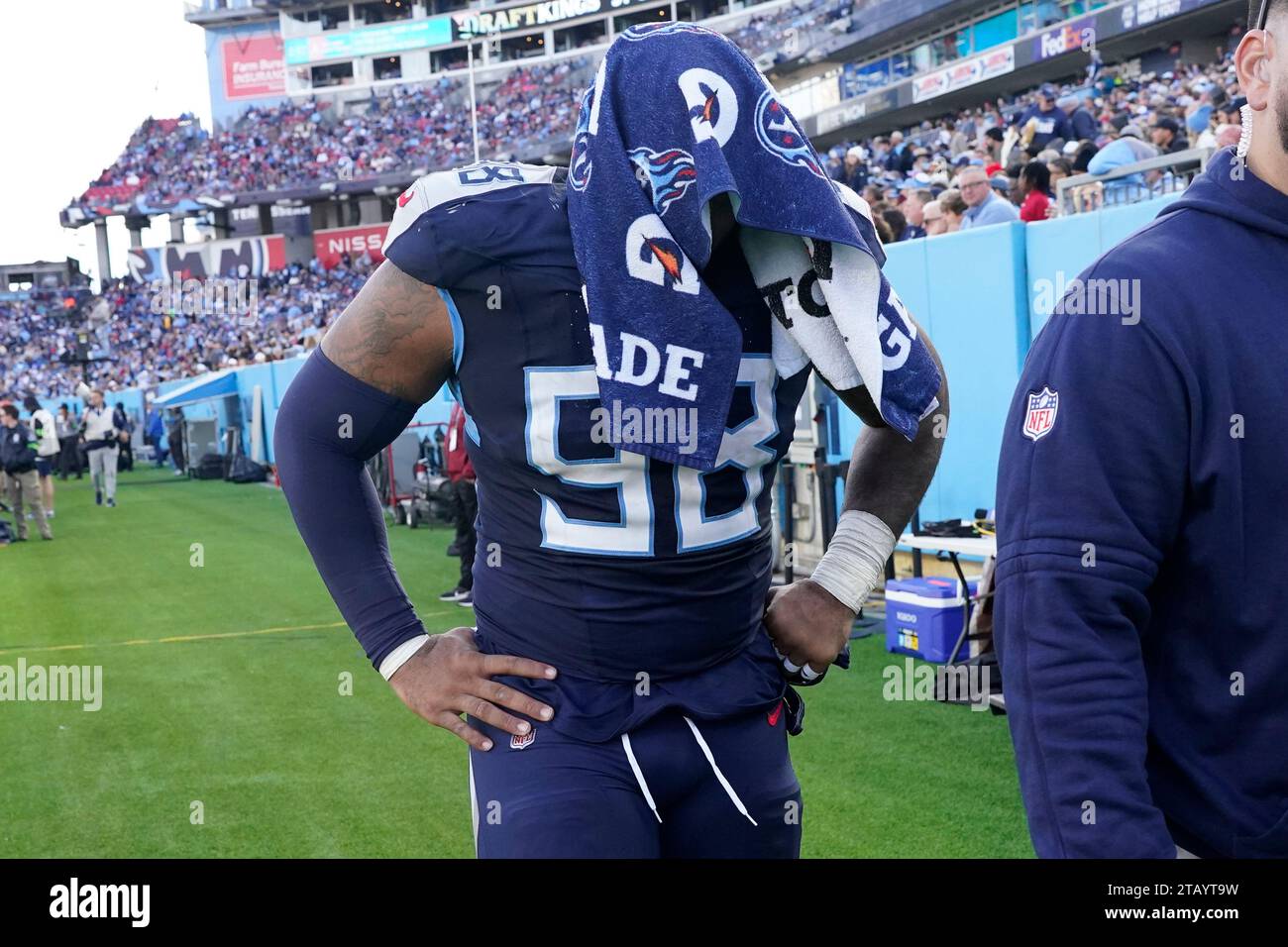 Tennessee Titans defensive tackle Jeffery Simmons (98) leaves the field ...