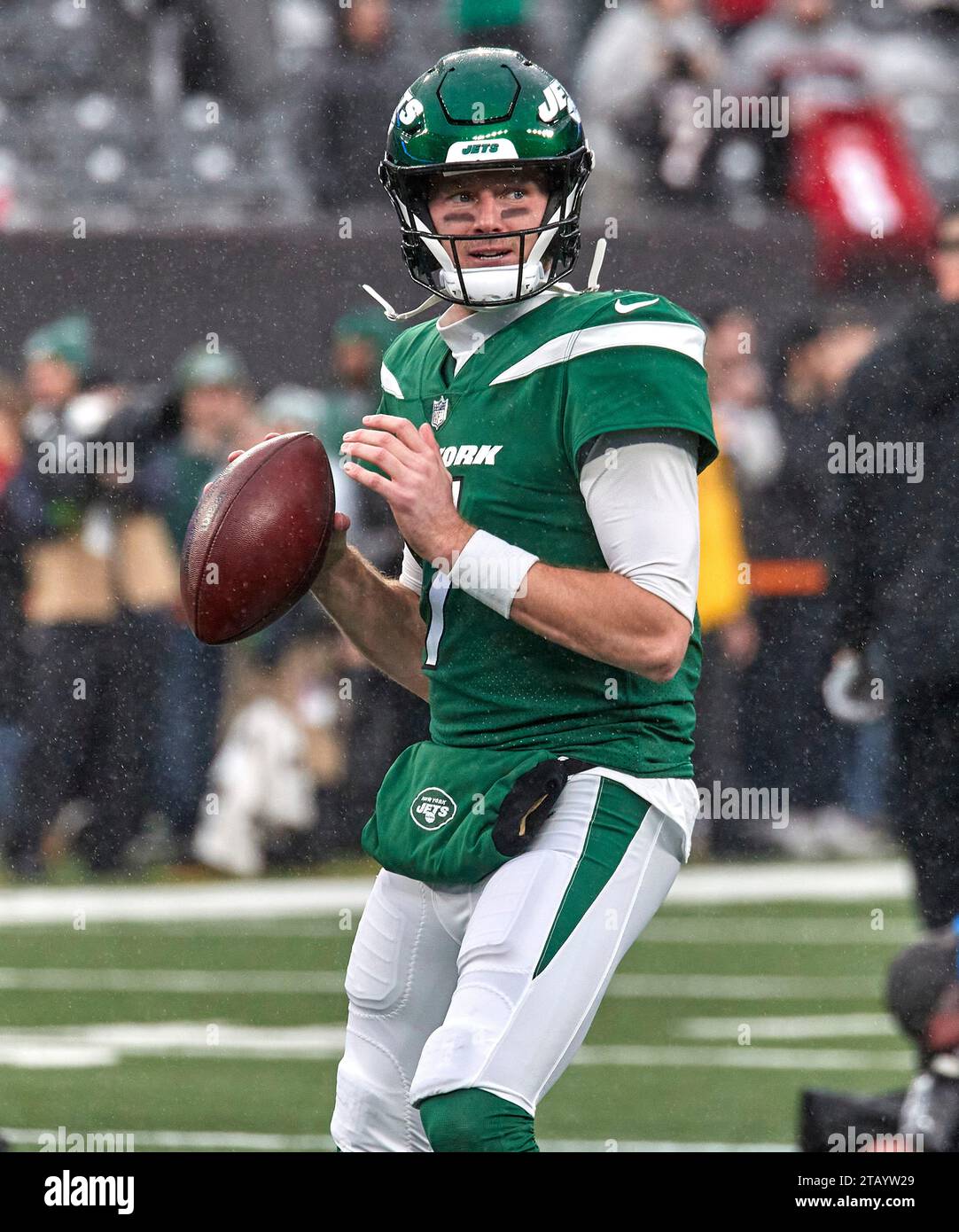 New York Jets quarterback Tim Boyle (7) during warm up prior to a NFL ...