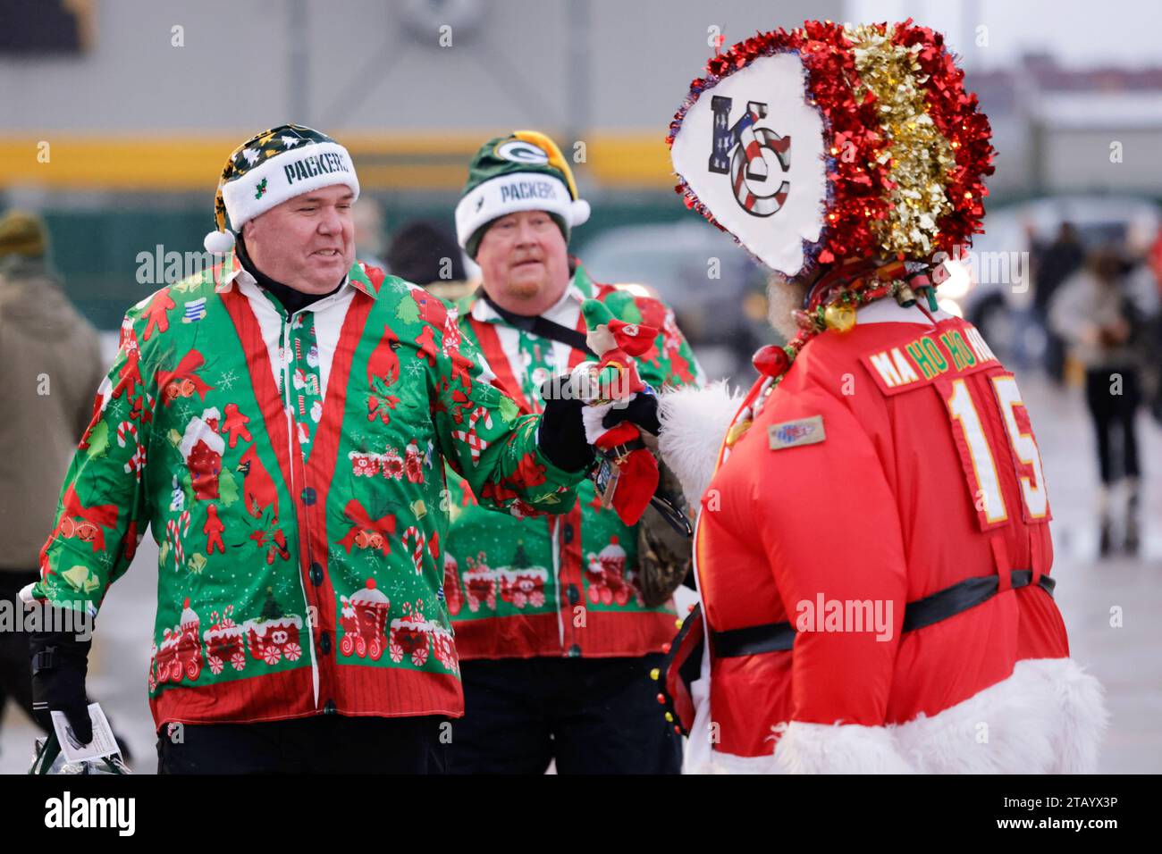 Green Bay Packers fans Brian Stockman, left, of Decorah, Iowa and ...