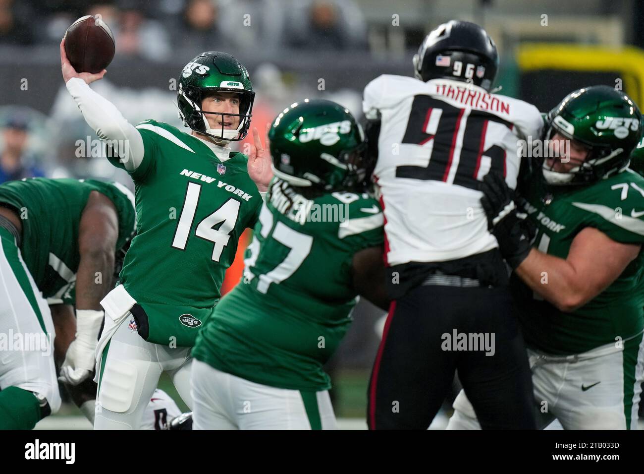 New York Jets quarterback Trevor Siemian (14) passes against the ...