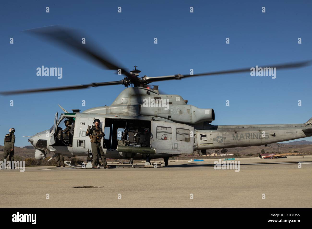 U.S. Marines with Marine Light Attack Helicopter Squadron (HMLA) 367 ...