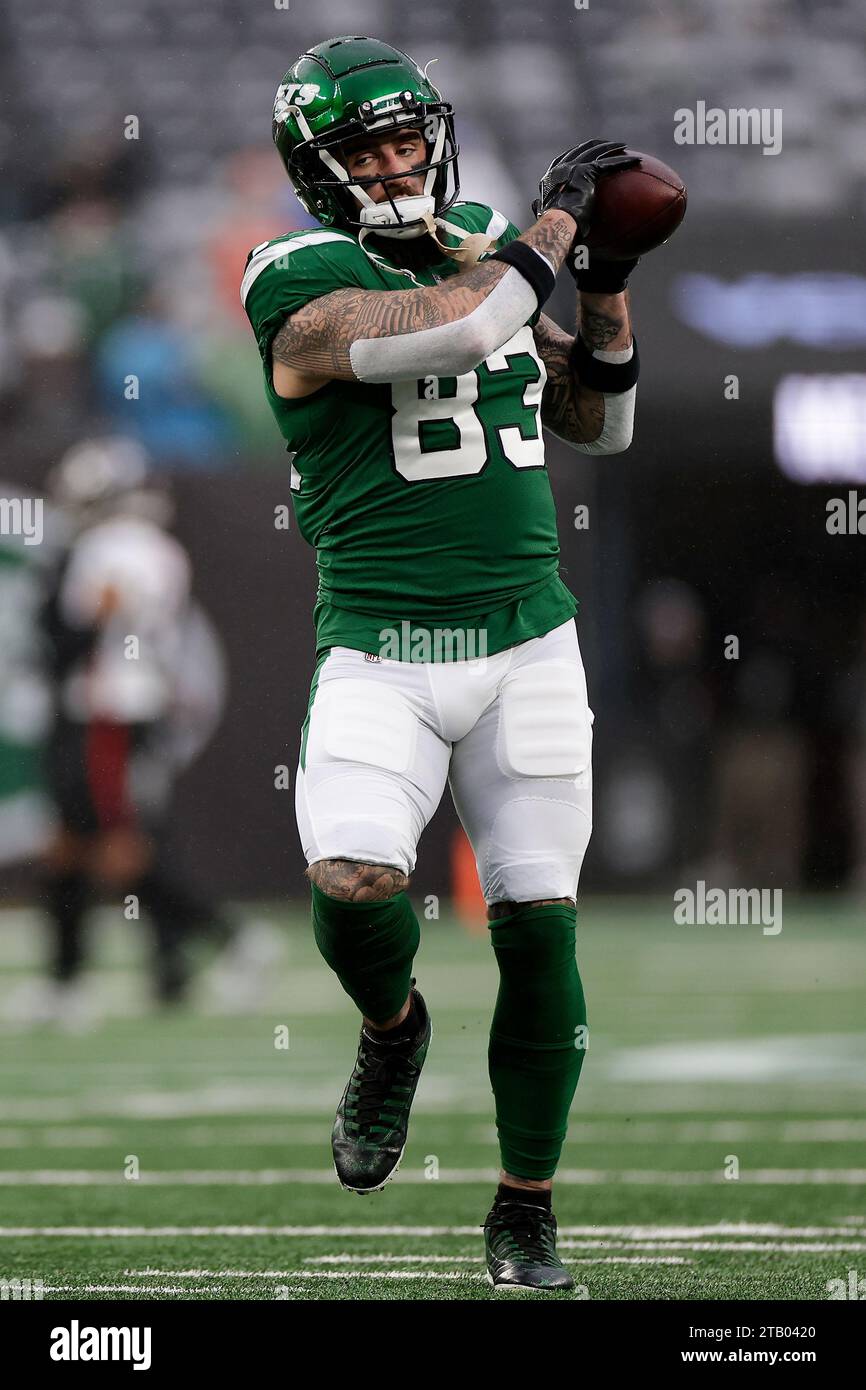 New York Jets tight end Tyler Conklin (83) warms up before playing ...