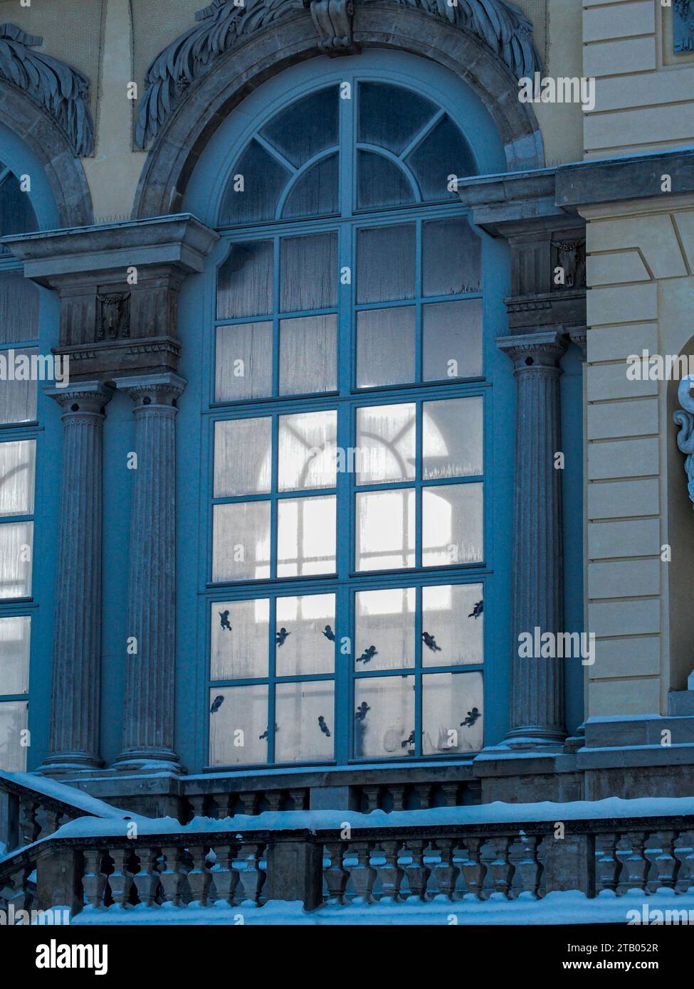 Vienna, Austria, Austria. 4th Dec, 2023. The Gloriette with snow front ...