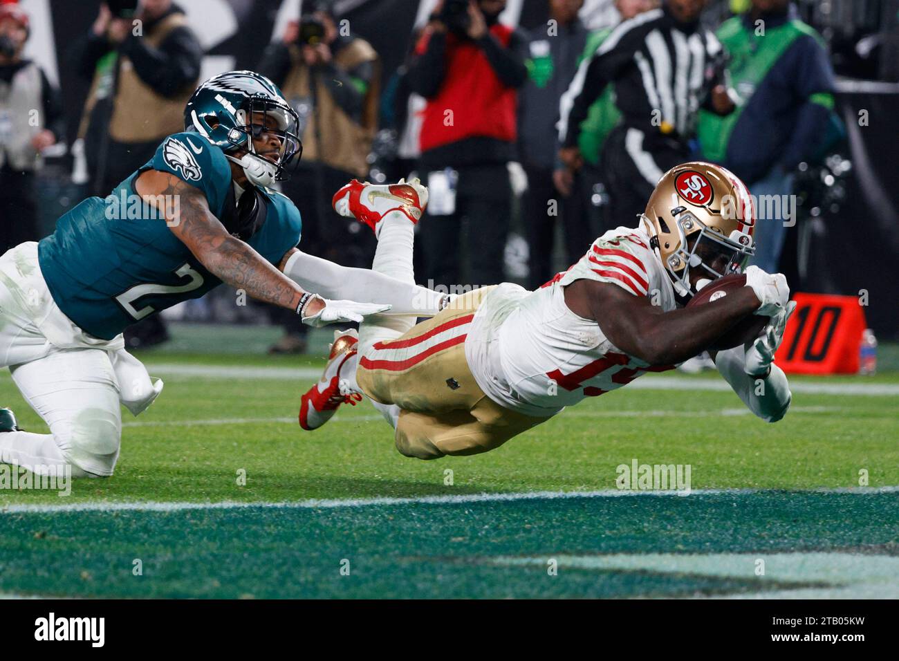 Philadelphia eagles darius slay 2023 hi-res stock photography and ...