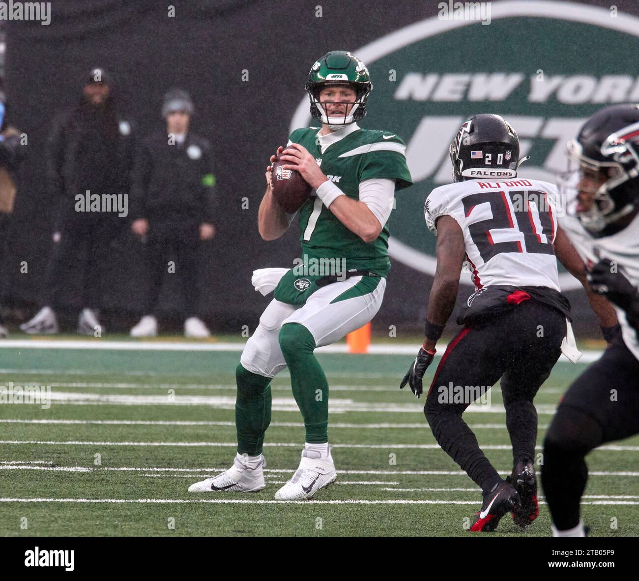 New York Jets quarterback Tim Boyle (7) drops back to pass during an ...