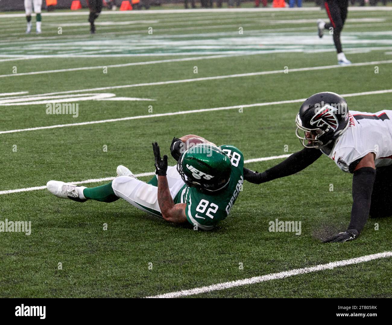 New York Jets wide receiver Xavier Gipson (82) catches a pass over ...