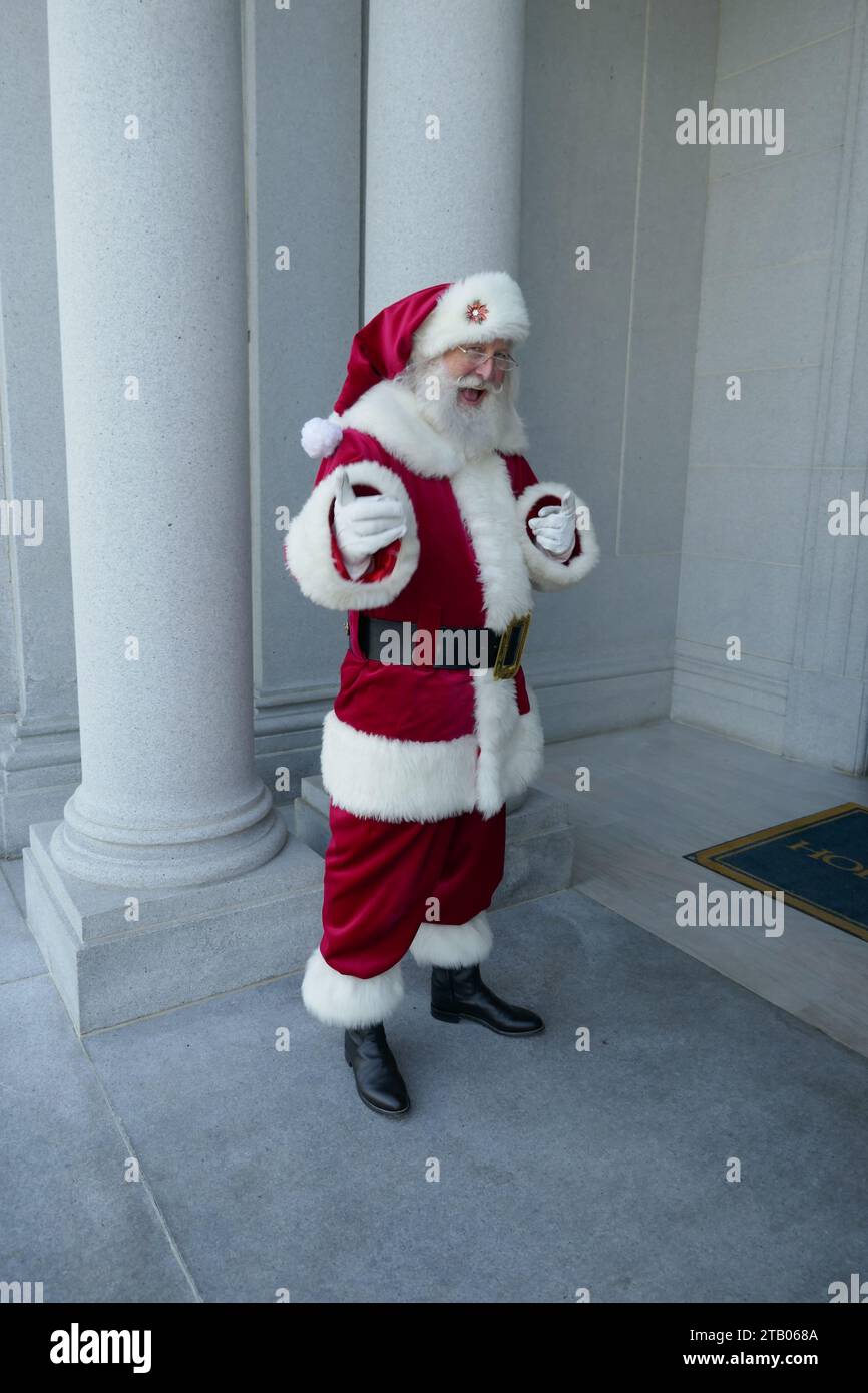 Los Angeles, California USA 3rd December 2023 Memorial & Inurnment ...