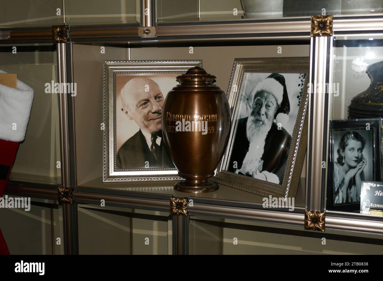 Los Angeles, California USA 3rd December 2023 Memorial & Inurnment ...