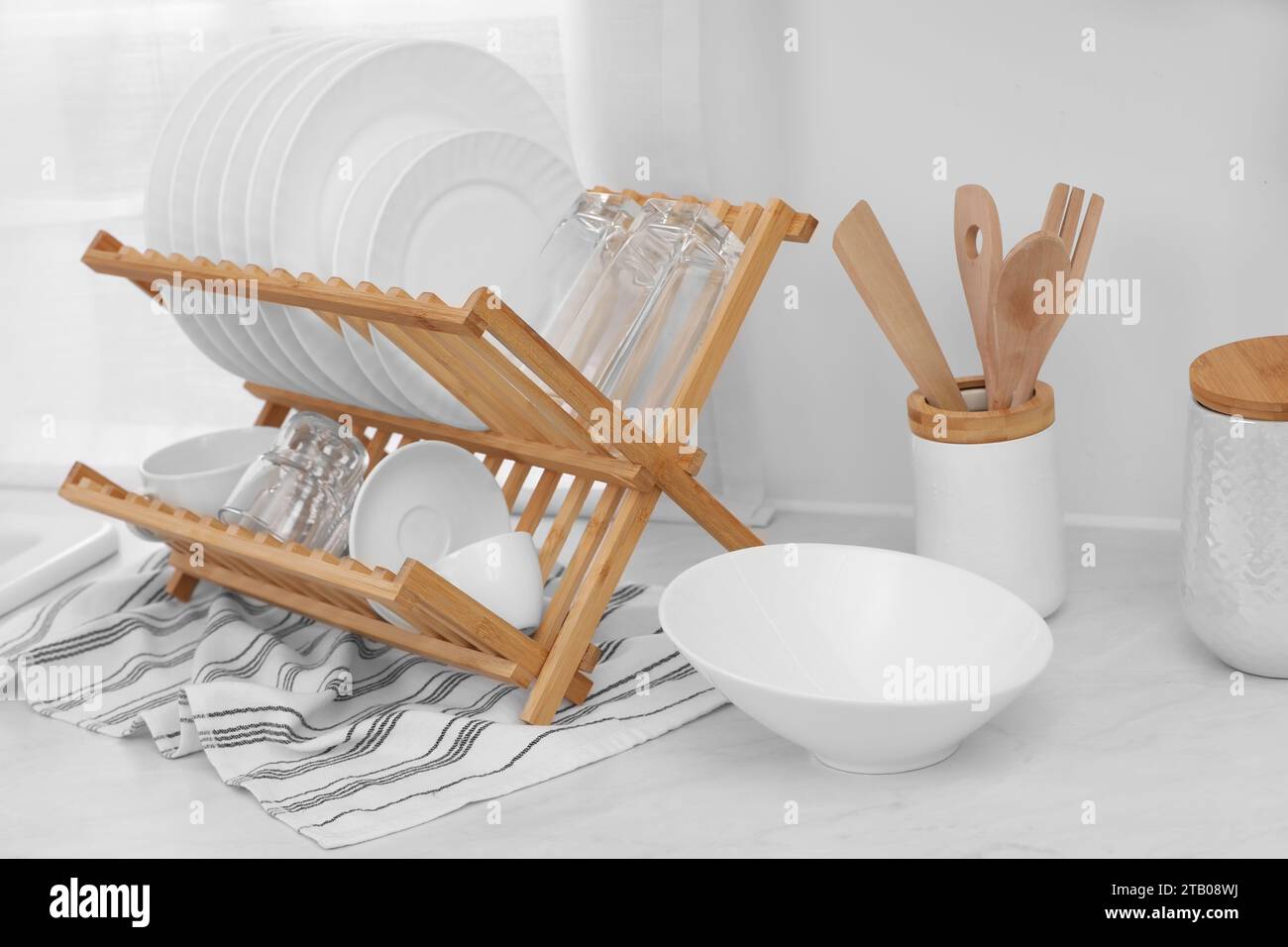 Drying rack clean dishes hi-res stock photography and images - Alamy