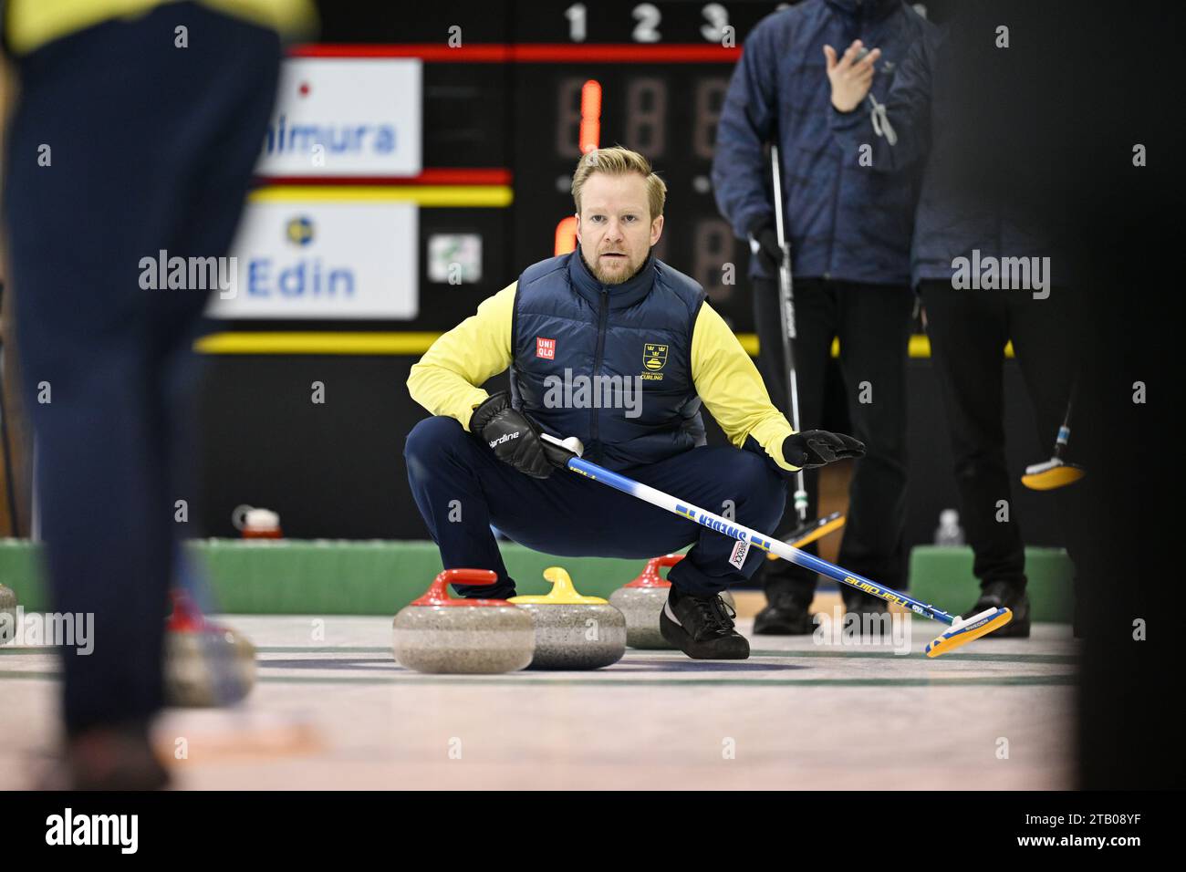 Karuizawa ice park, Nagano, Japan. 2nd Dec, 2023. Niklas Edin (SWE ...
