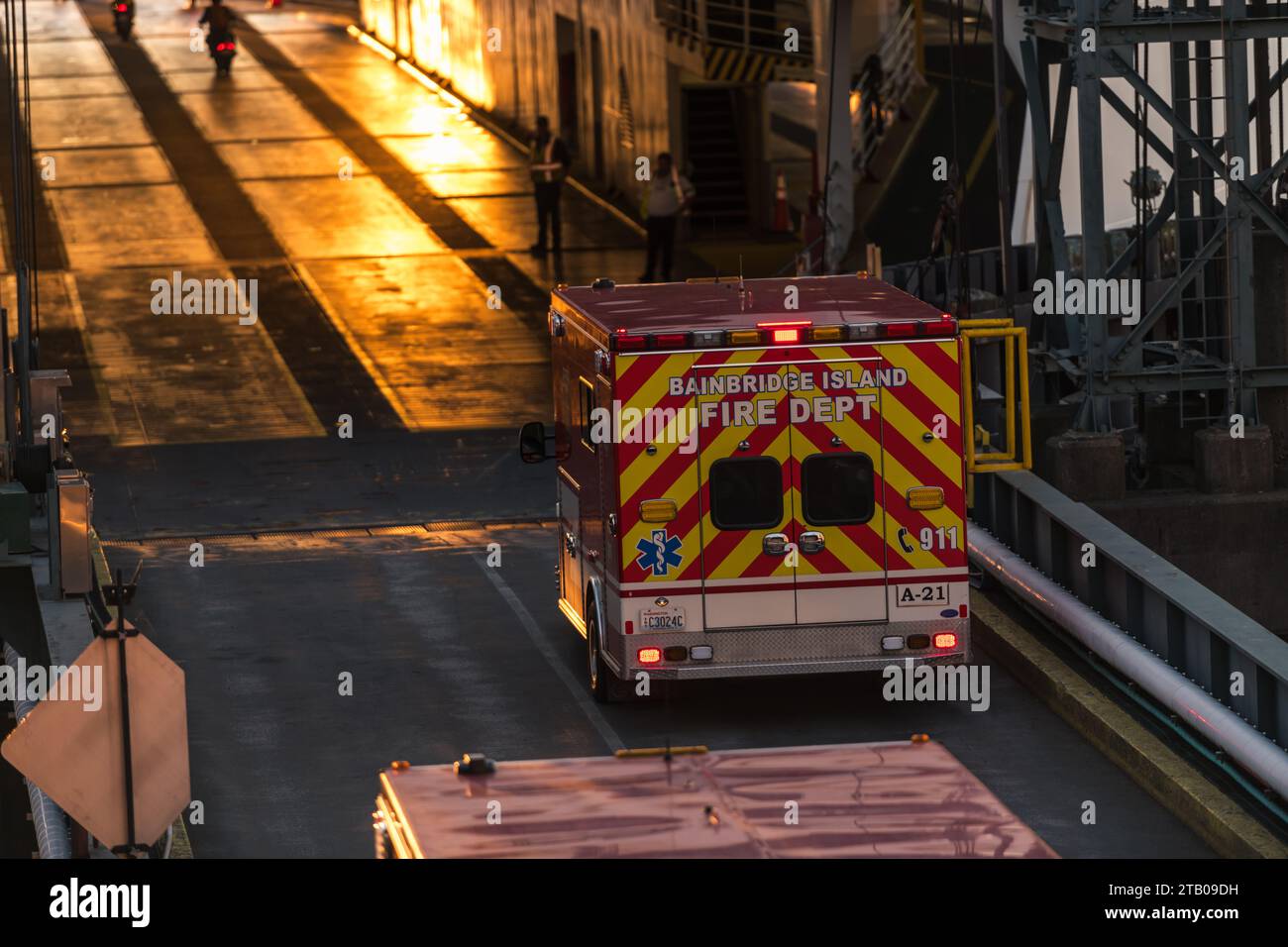 Seattle, USA. 4 Oct, 2023. Golden hour at the Colman Ferry Terminal on ...