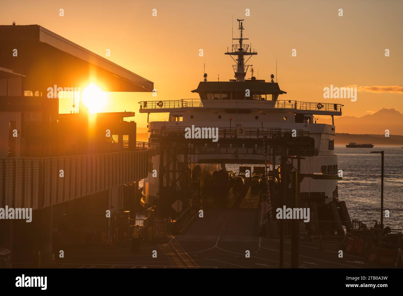 Seattle, USA. 4 Oct, 2023. Golden hour at the Colman Ferry Terminal on ...