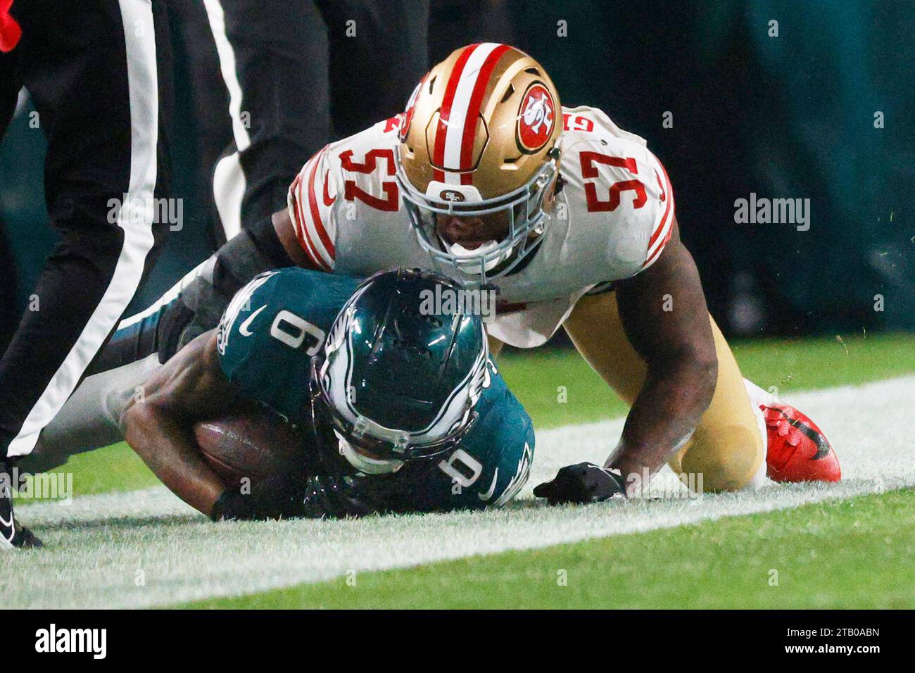 Devonta smith eagles hi-res stock photography and images - Alamy