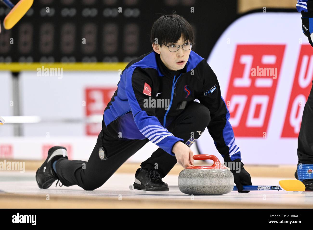 Karuizawa ice park, Nagano, Japan. 3rd Dec, 2023. Koki Ogiwara (), DECEMBER 3, 2023 - Curling ...