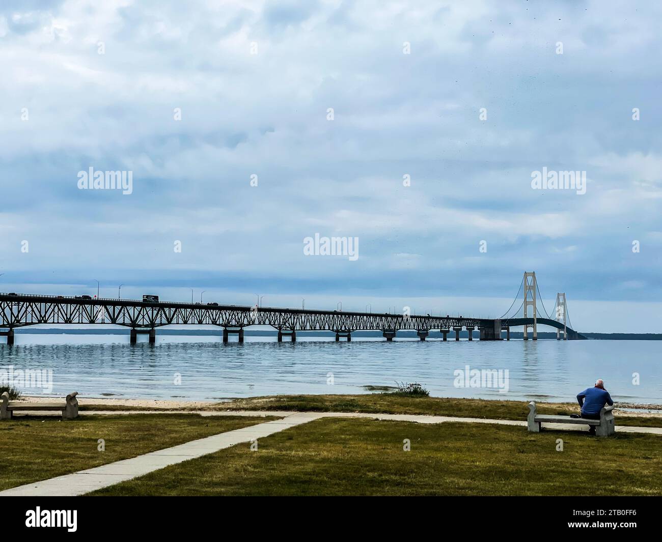 The Mackinac Bridge connects Michigan's upper and lower peninsulas ...