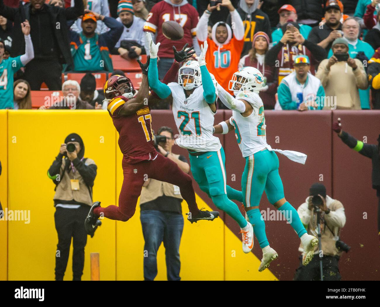 Landover, Maryland, USA. 3rd Dec, 2023. Miami Dolphins safety DeShon ...