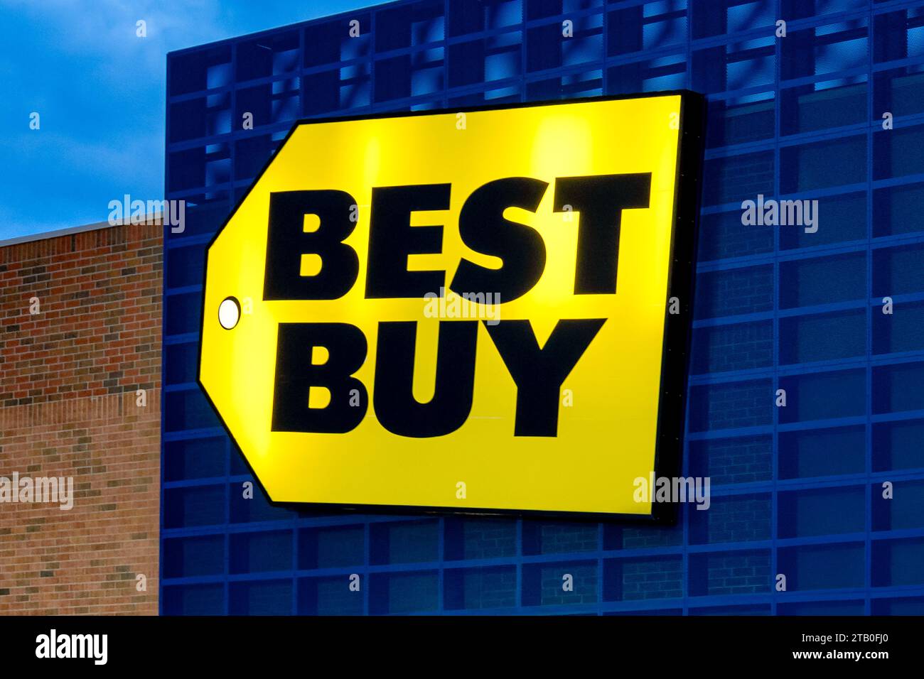 Best buy exterior sign hi-res stock photography and images - Alamy