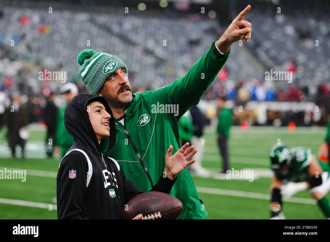 East Rutherford, New Jersey, USA. 3rd Dec, 2023. AARON RODGERS shares a ...