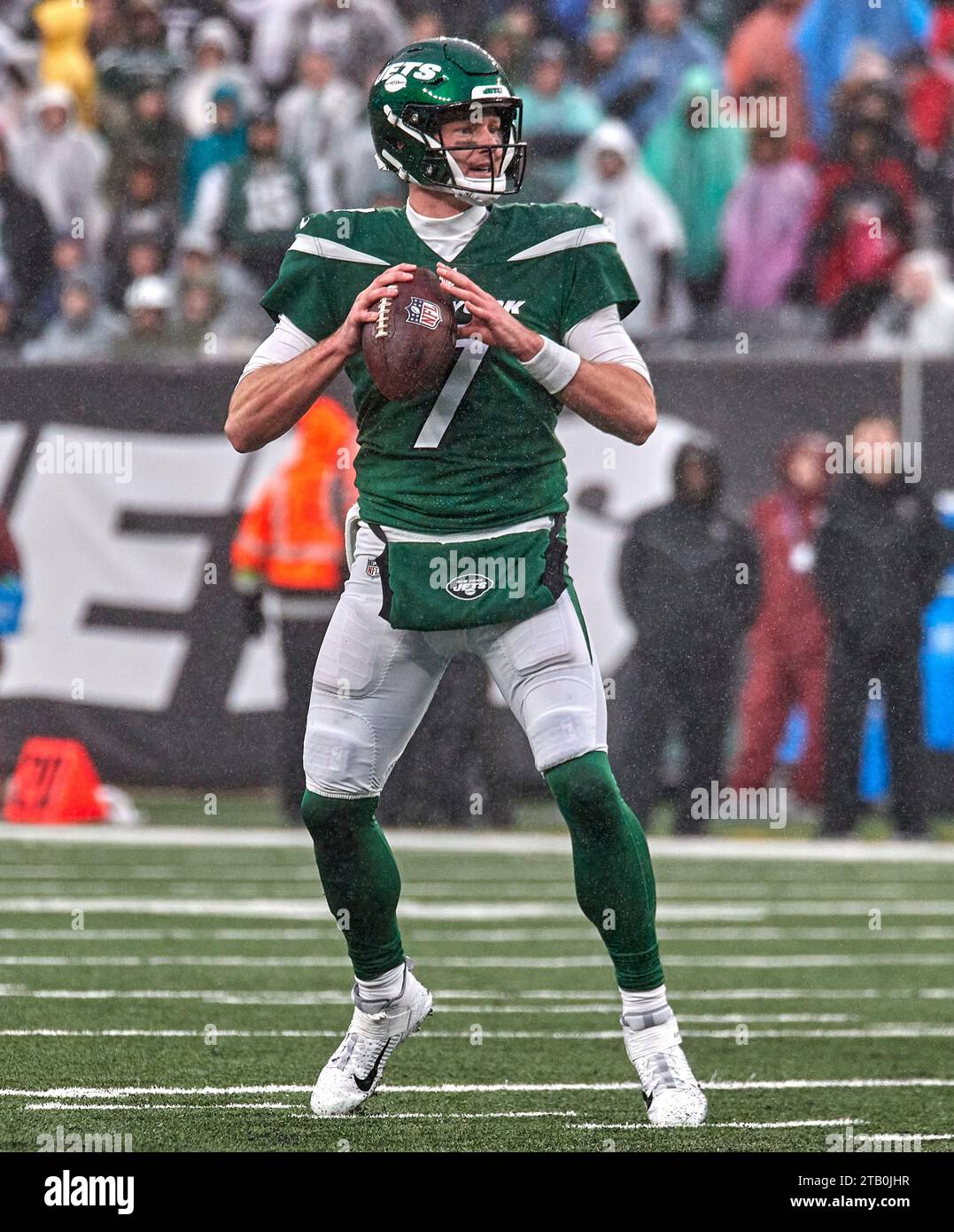 New York Jets quarterback Tim Boyle (7) drops back to pass against the ...