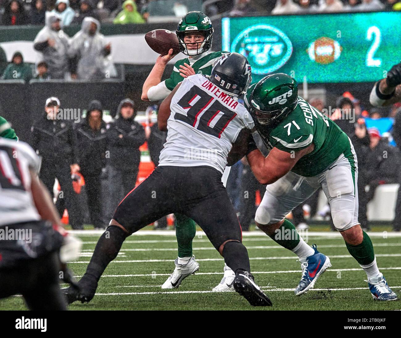 New York Jets quarterback Tim Boyle (7) drops back to pass against the ...