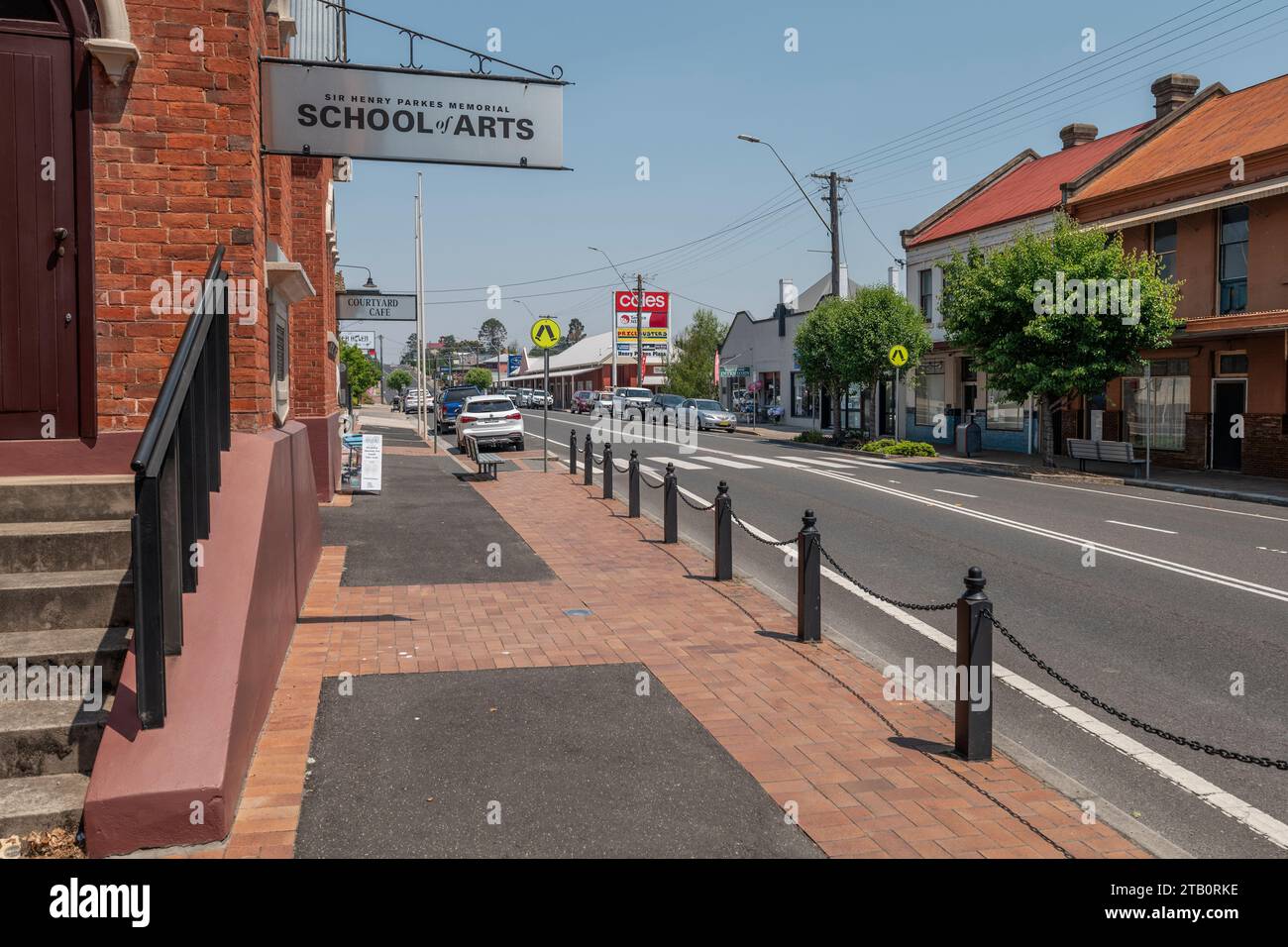The Tenterfield School of Arts is a heritage-listed former school of ...