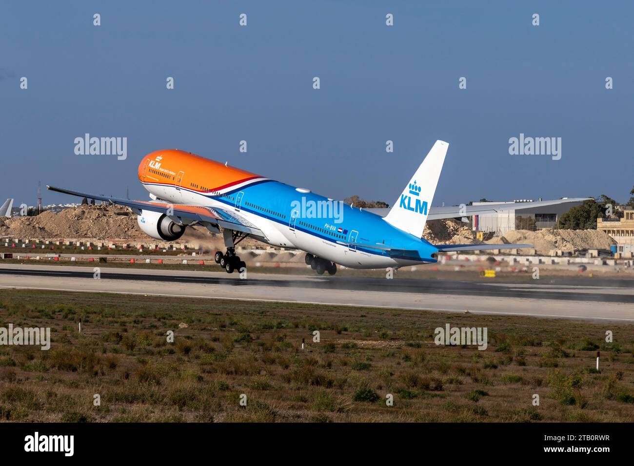 KLM - Royal Dutch Airlines Boeing 777-306-ER (Reg: PH-BVA) departing in ...