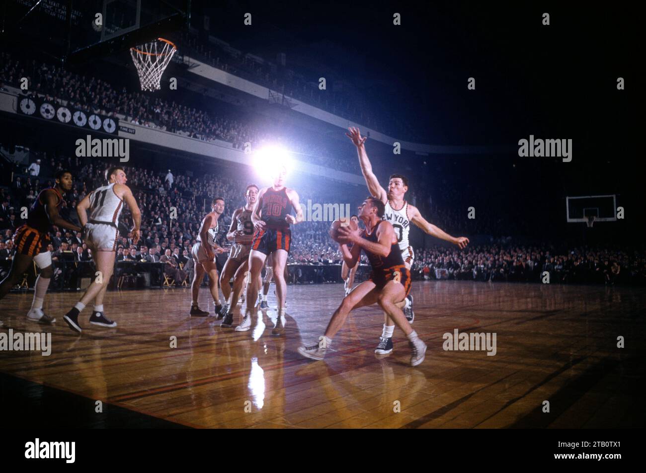 NEW YORK, NY - DECEMBER 6: Bobby Wanzer #9 of the Rochester Royals ...