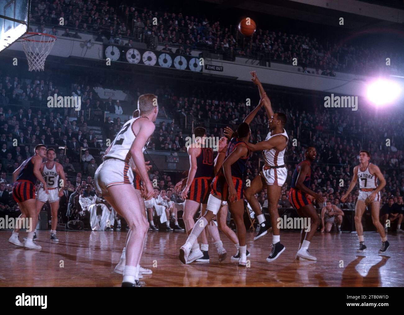 NEW YORK, NY - DECEMBER 6: Nat Clifton #8 of the New York Knicks shoots ...
