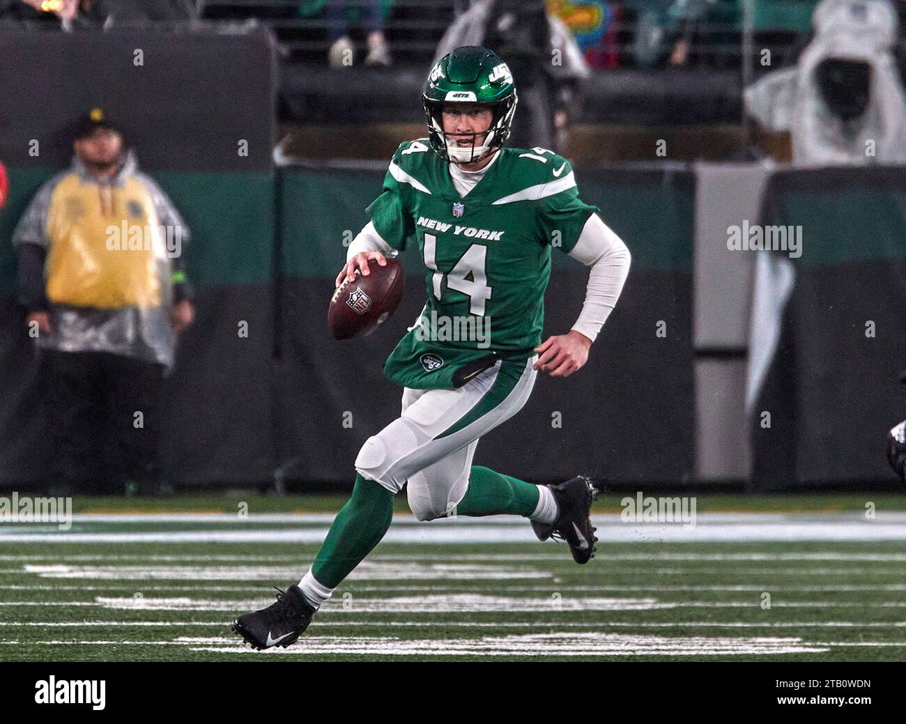 New York Jets quarterback Tim Boyle (7) scrambles against the Atlanta ...