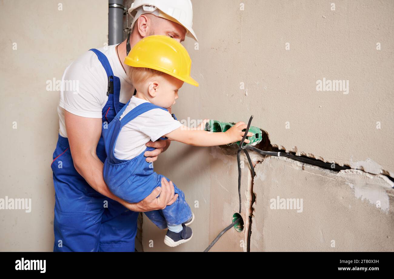 Installation of sockets hi-res stock photography and images - Alamy